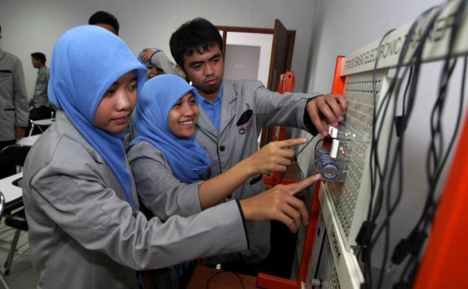 Setara Tapi Tak Sama, Apa Perbedaan S1 dan D4? - Campuspedia News